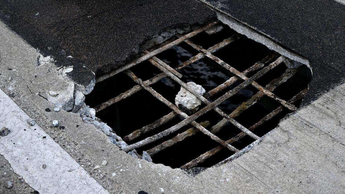 Hole in Anna Maria Island bridge due to rain, Florida says | Miami Herald