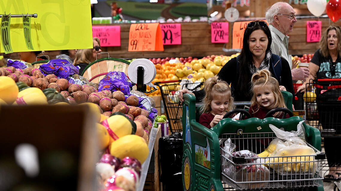 Detwiler’s Farm Market opens first Bradenton store | Bradenton Herald