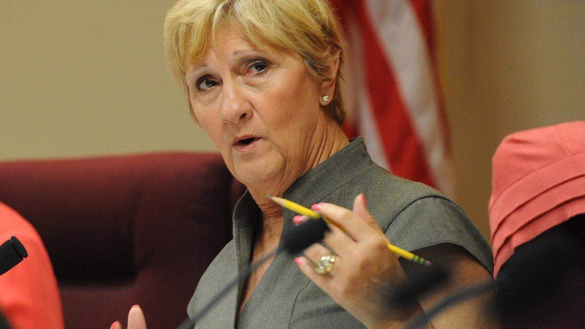 Commissioner Vanessa Baugh named chairwoman for 2016 | Bradenton Herald